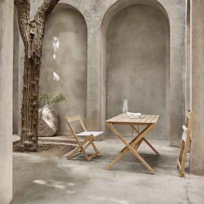 BM3670 Outdoor Dining Table by Carl Hansen at Lumens.com