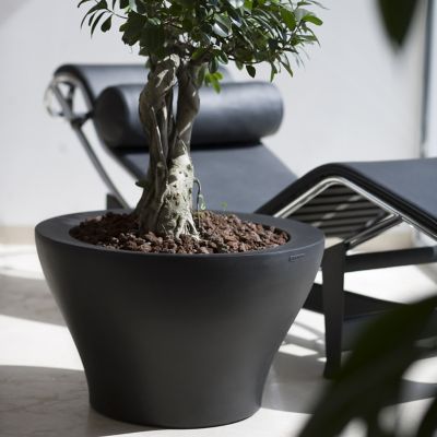 High Center Planter by Vondom at Lumens.com