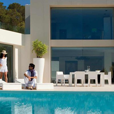 Jut Dining Table by Vondom at Lumens.com