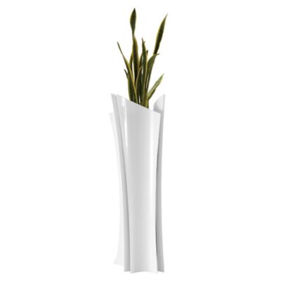 Alma Planter by Vondom at Lumens.com